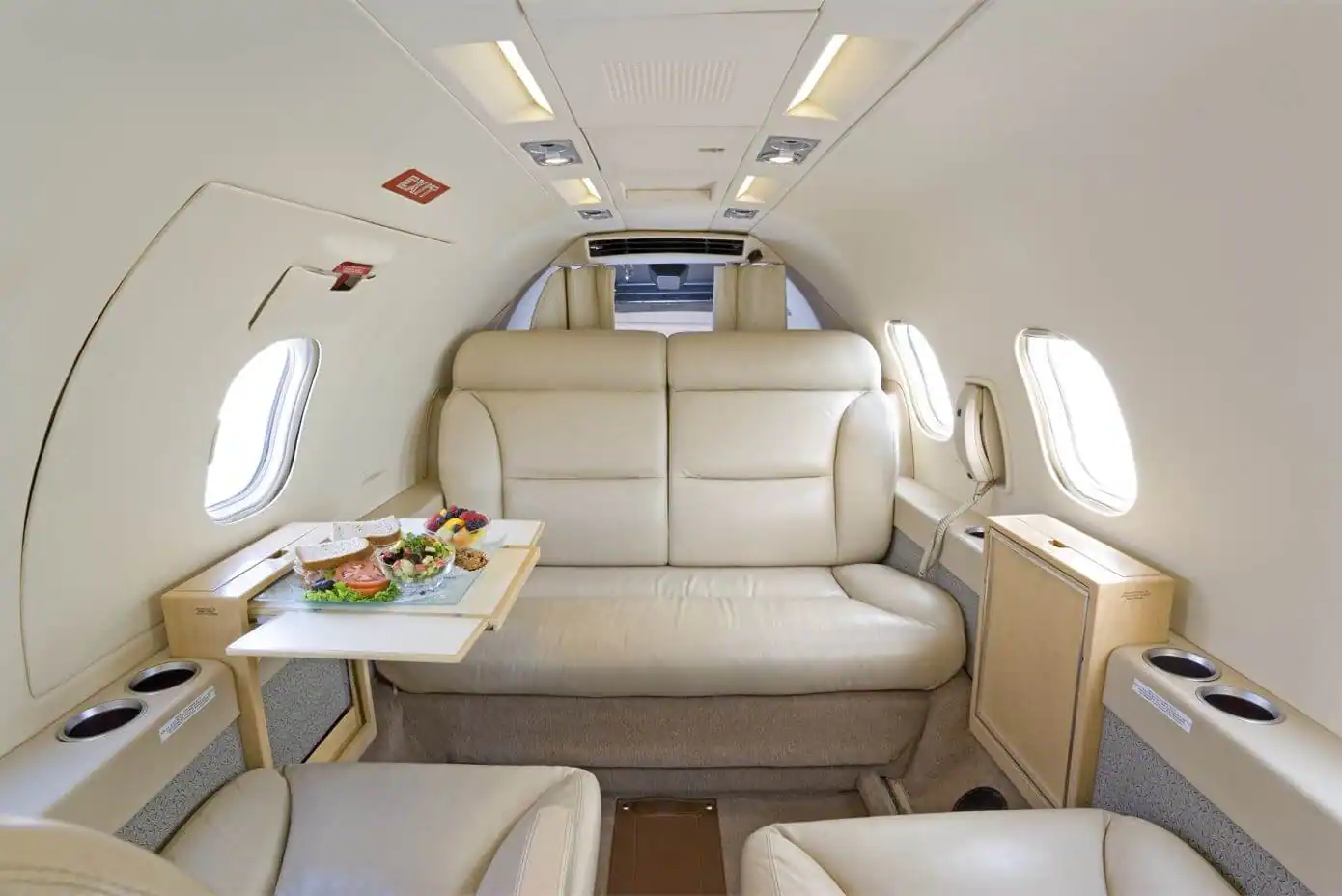 Charter Lear 35 | Private Jet Charter PLC